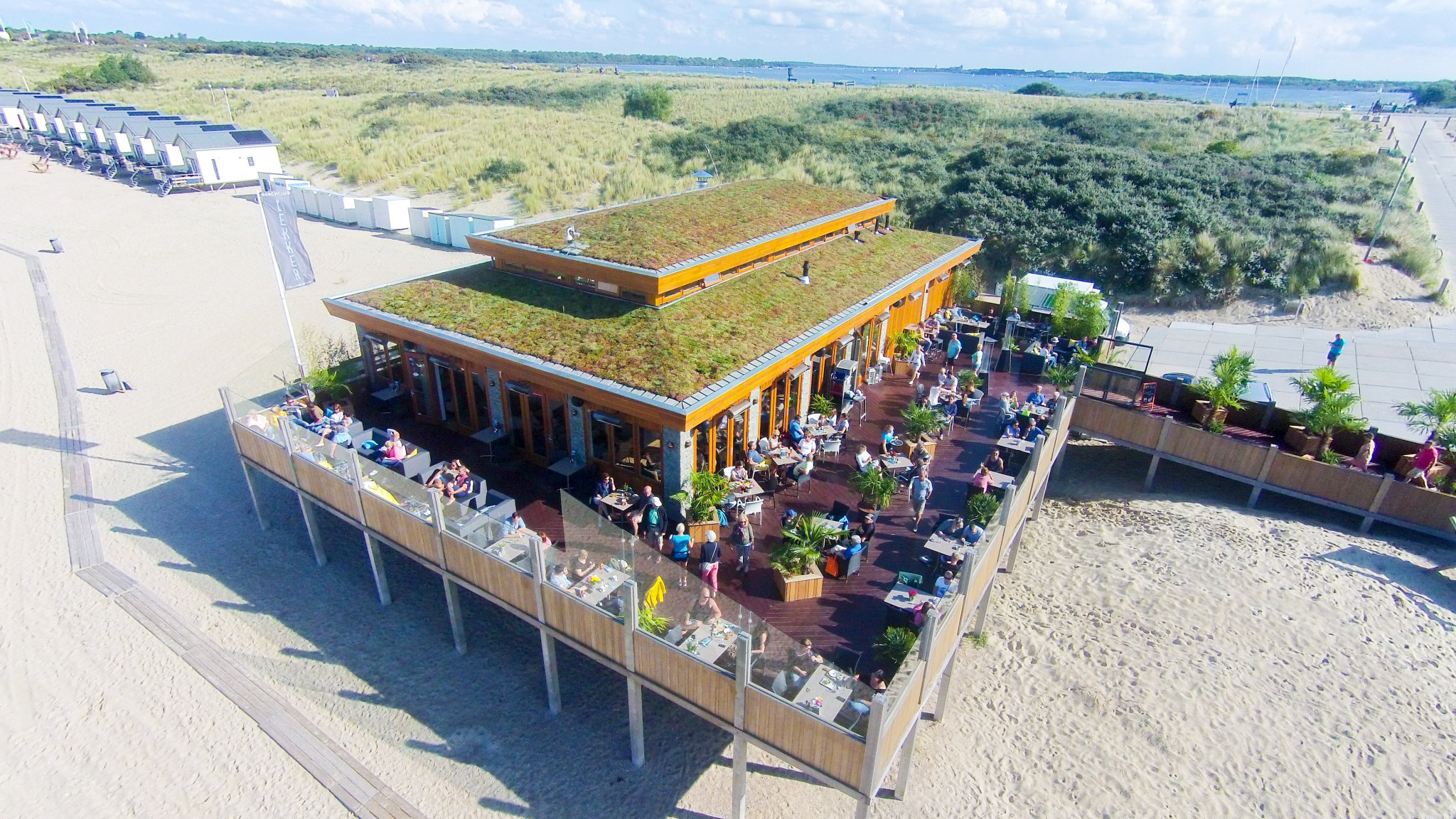 Fiets eens langs het beste strandpaviljoen van Nederland: Beachclub ...